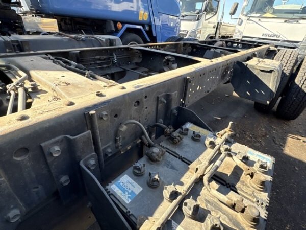 2000 Chassis Truck Isuzu Elf KK-NPR75LYR - Fareena Corporation Japan