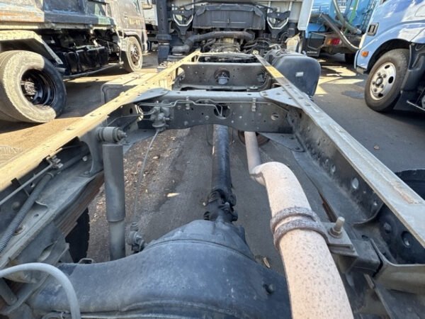 2000 Chassis Truck Isuzu Elf KK-NPR75LYR - Fareena Corporation Japan